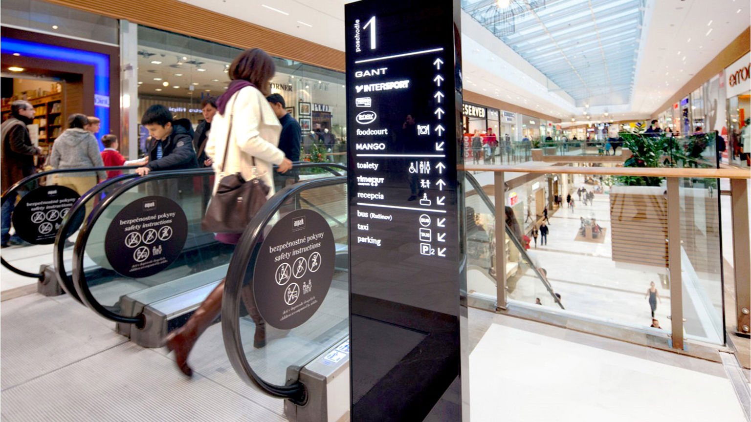 Aupark shopping centre > Projects > Gleeds