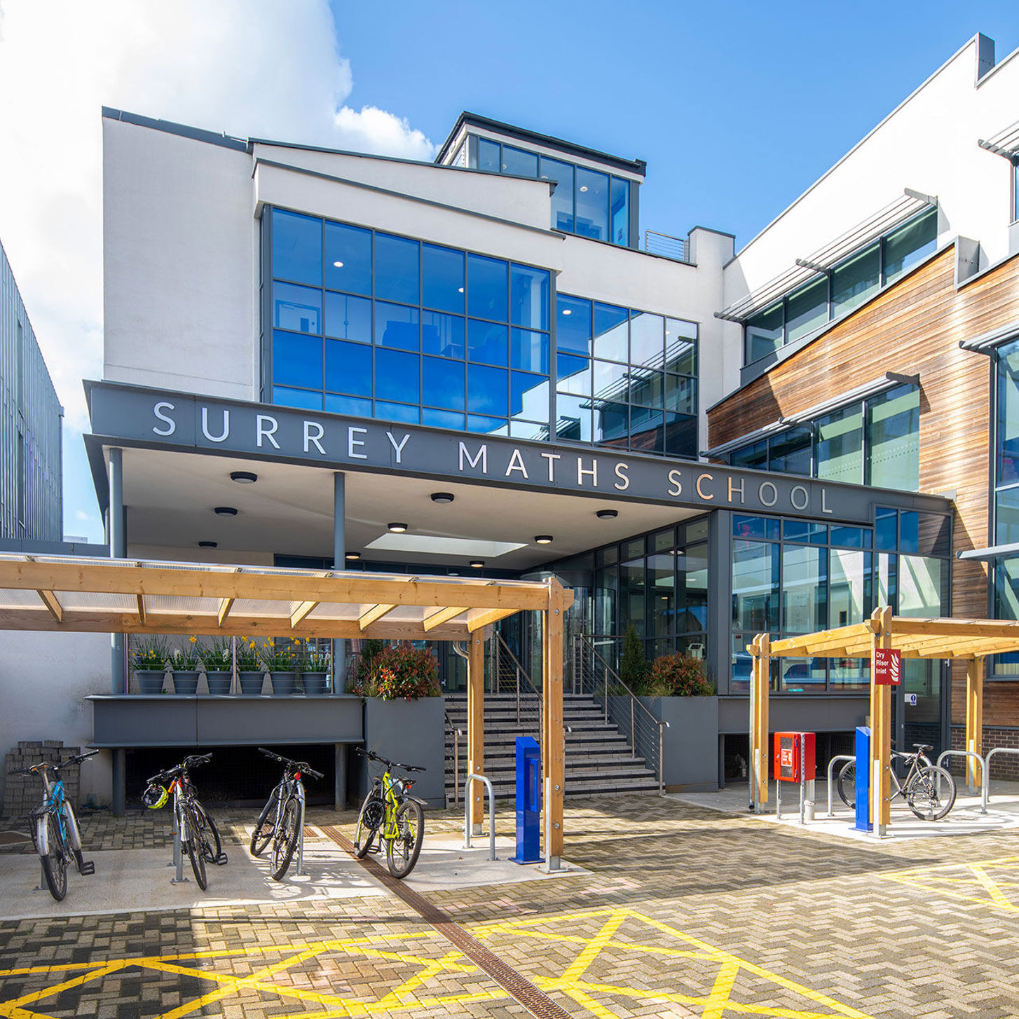 Sines DC – Building 02 (SIN02) > Projects > Gleeds