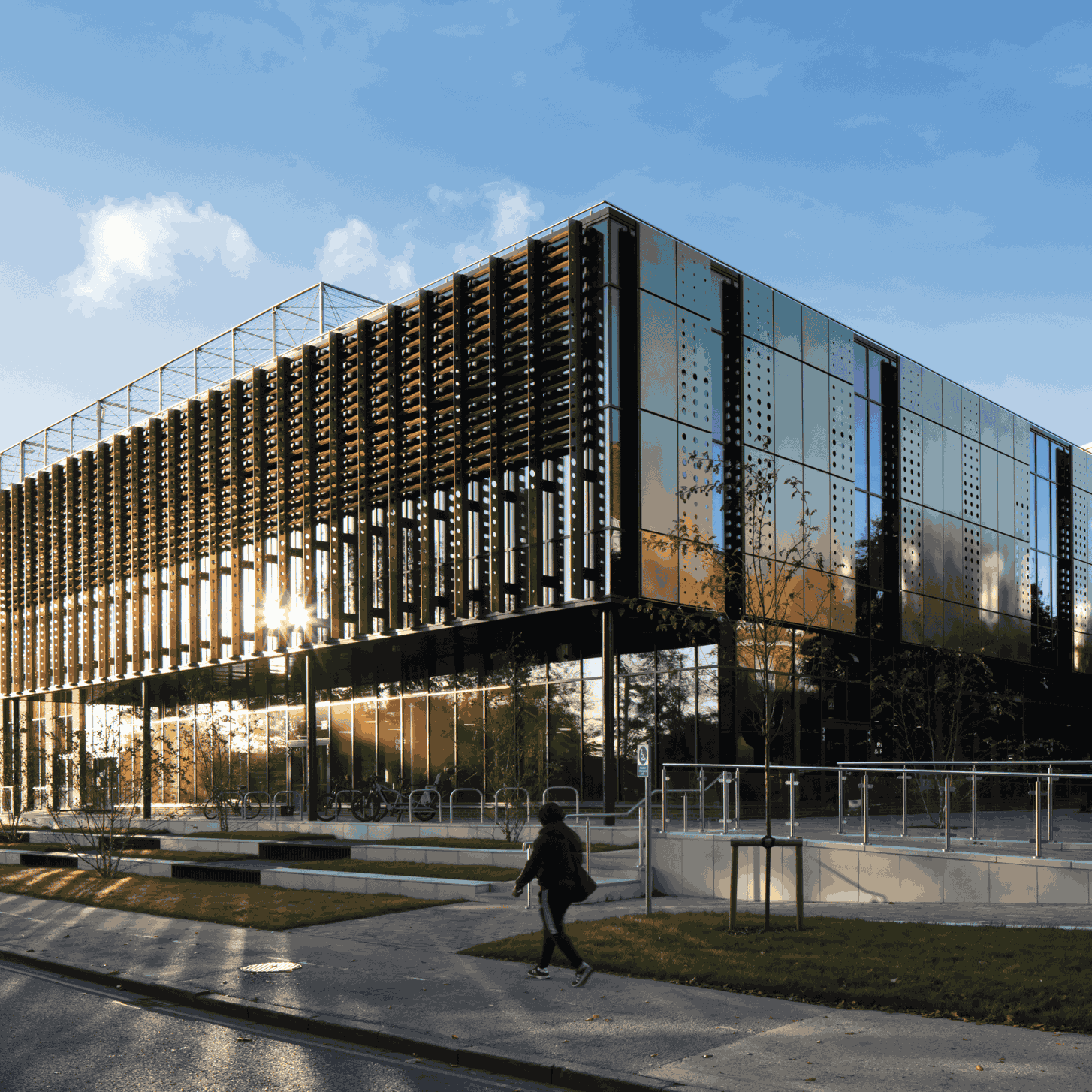 Midland Metropolitan University Hospital (MMUH) > Projects > Gleeds