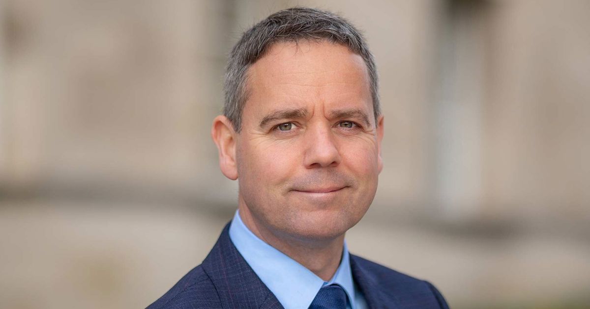 Simon Williams > Our people > About us > Gleeds