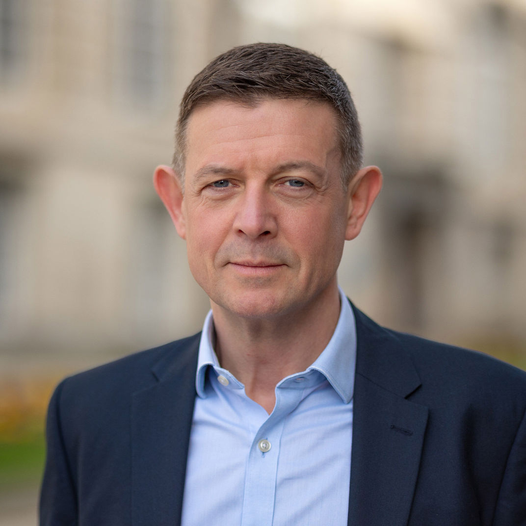 Paul Knighting > Our people > About us > Gleeds