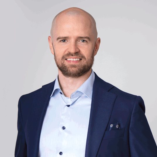 Joe McCracken > Our people > About us > Gleeds