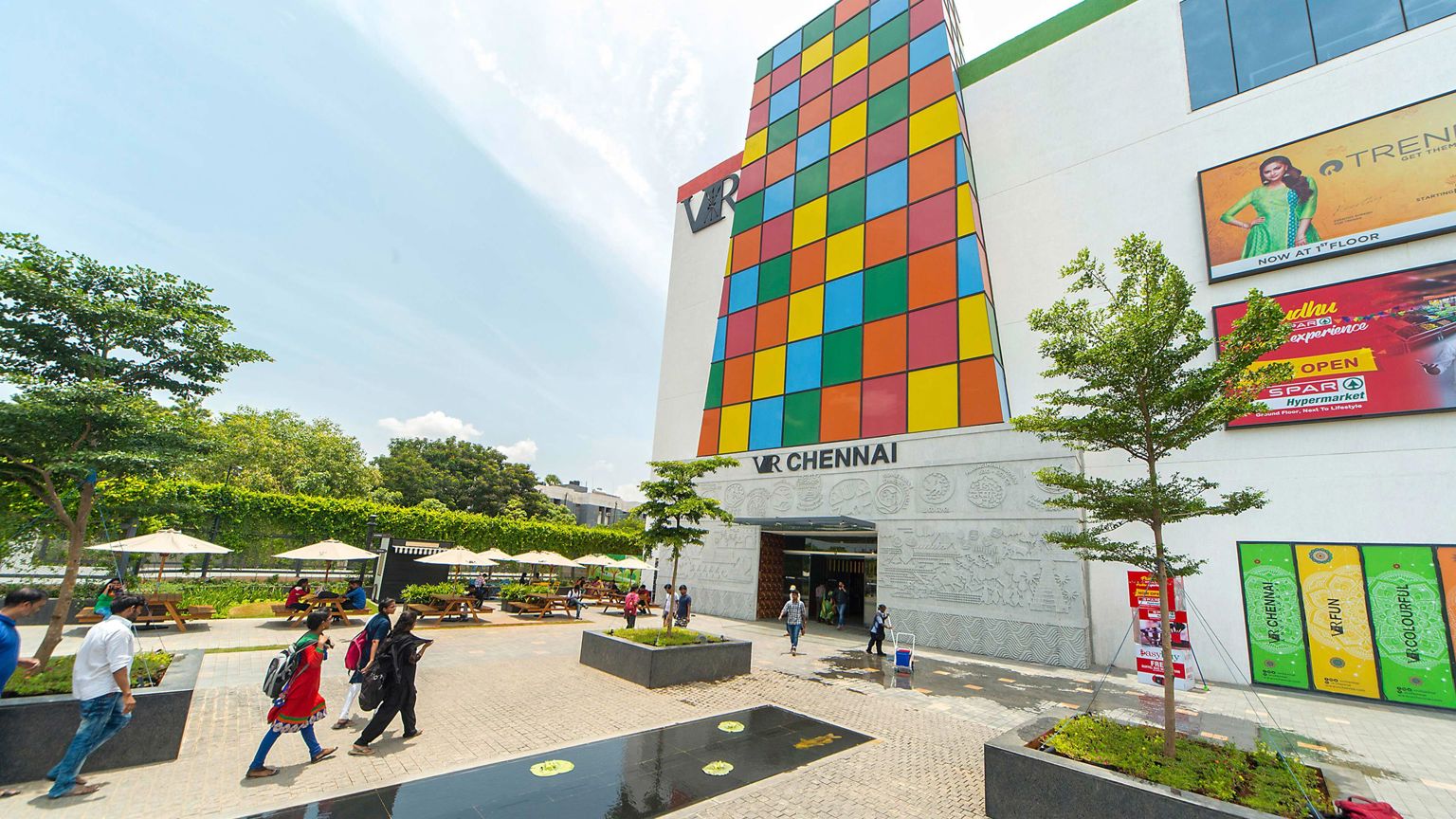 Virtuous Retail - VR Mall > Projects > Gleeds