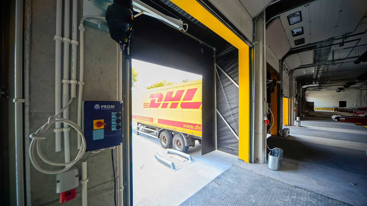 DHL Express Courier Terminal > Projects > Gleeds