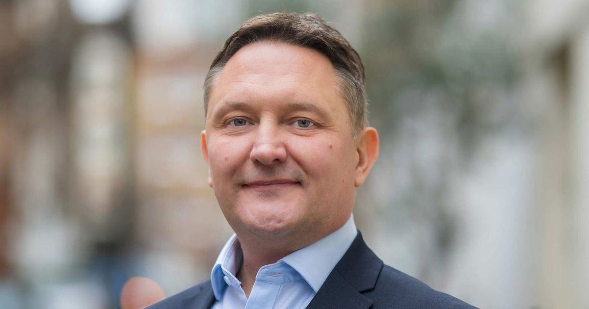 Ben Huskisson > Leadership > About us > Gleeds