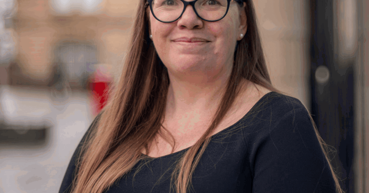 Lauren Watts > Our people > About us > Gleeds