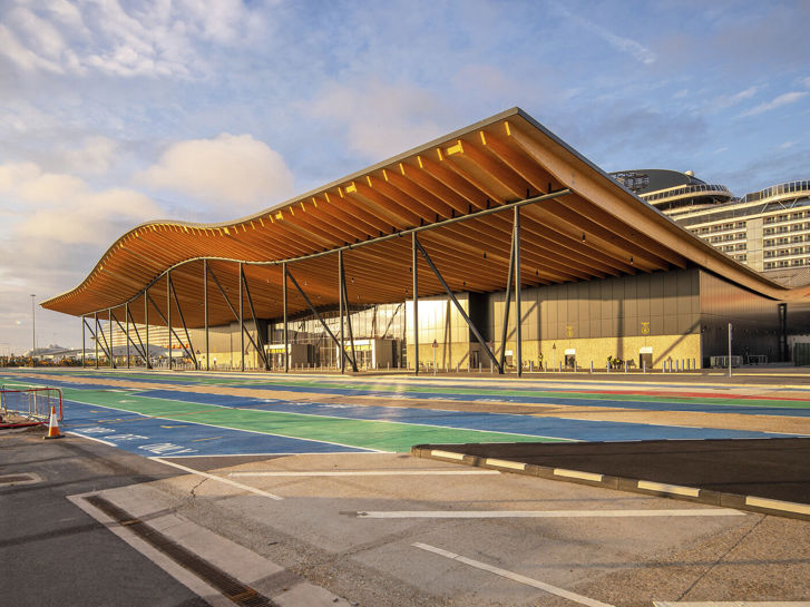 Richard Steer > Leadership > About us > Gleeds